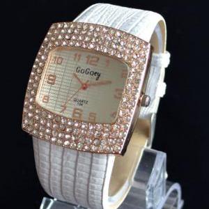 Red Luxurious Crystal Wrist Watch With Leather Band on Luulla