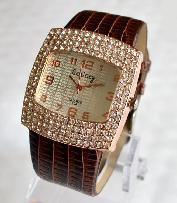 Red Luxurious Crystal Wrist Watch With Leather Band on Luulla